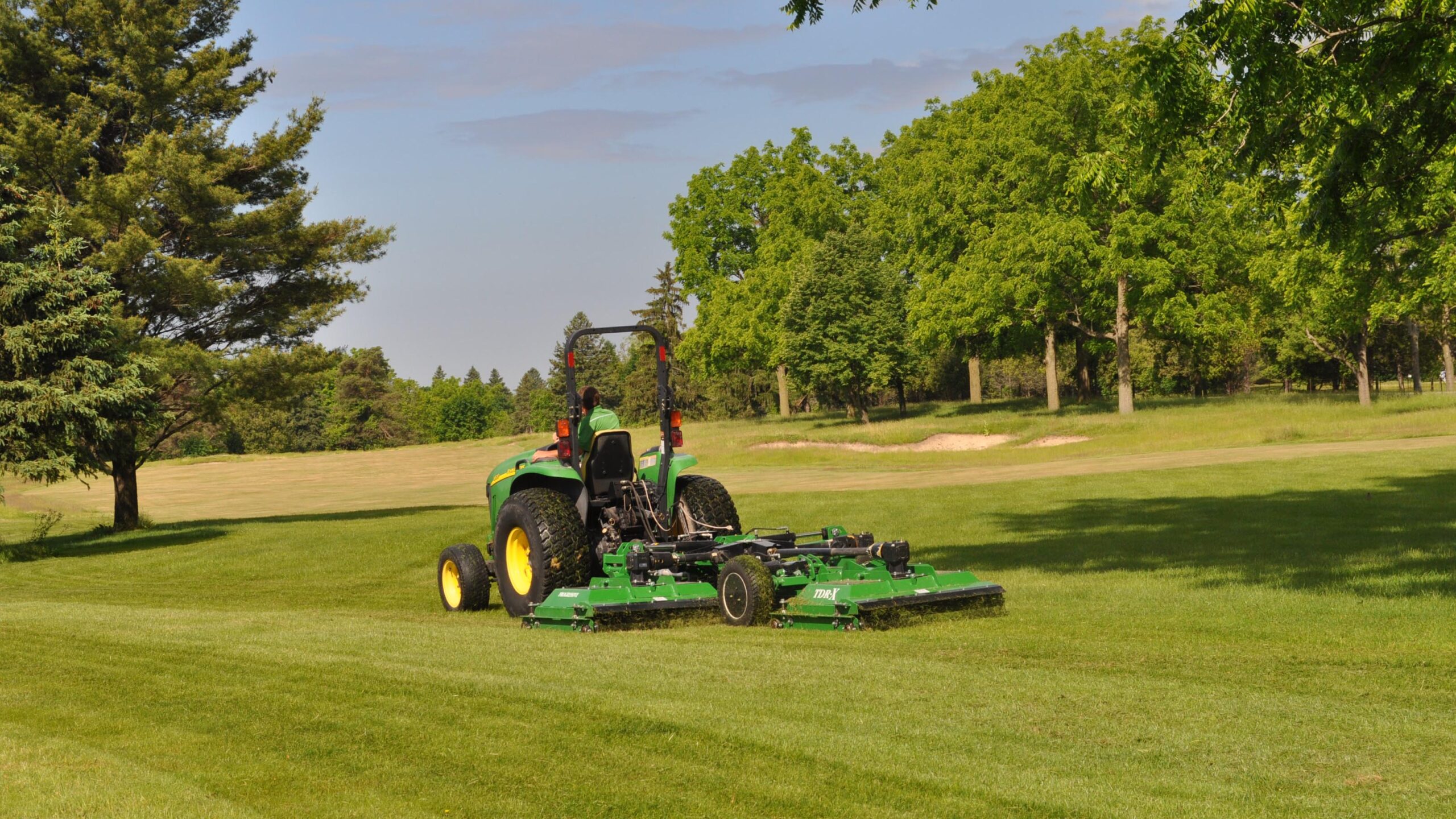 Progressiv erweist sich als der Schlüssel zum gleichmäßigen Schneiden über Konturen - Machines ...